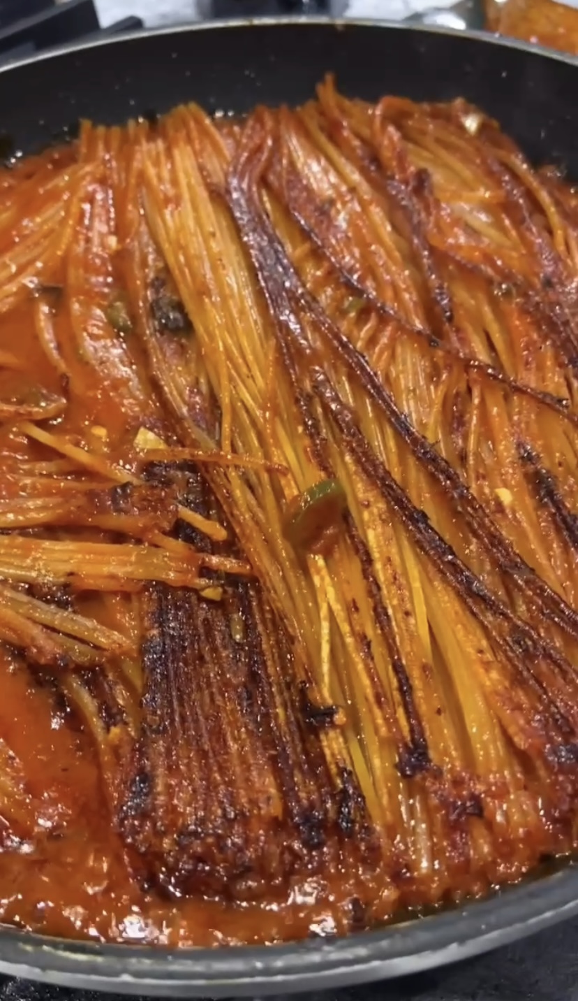 Spaghetti all’Assassina (Killer Spaghetti): Crispy, Spicy, Burnt-to ...